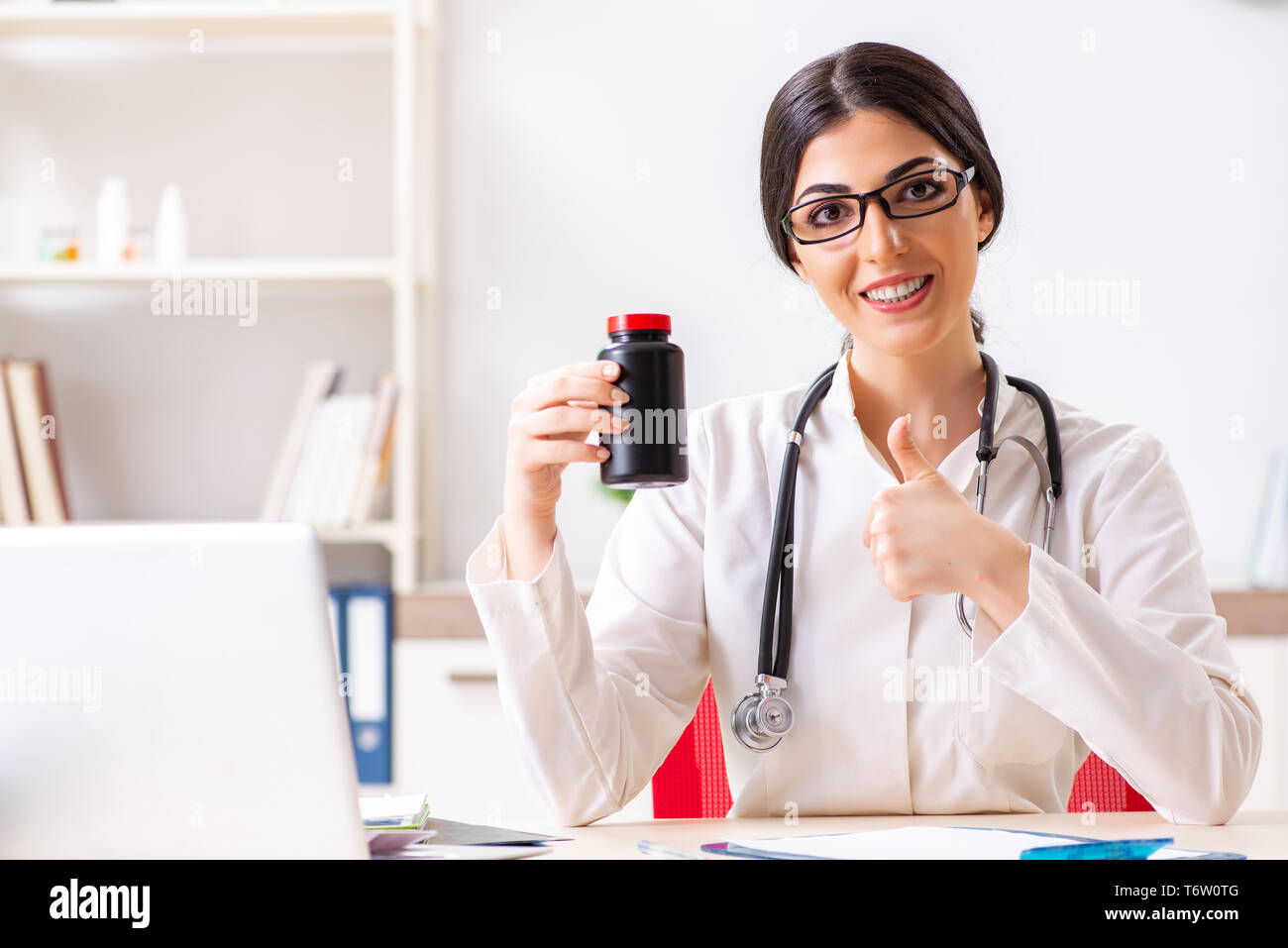 Medicines discovery and development hi-res stock photography and images ...