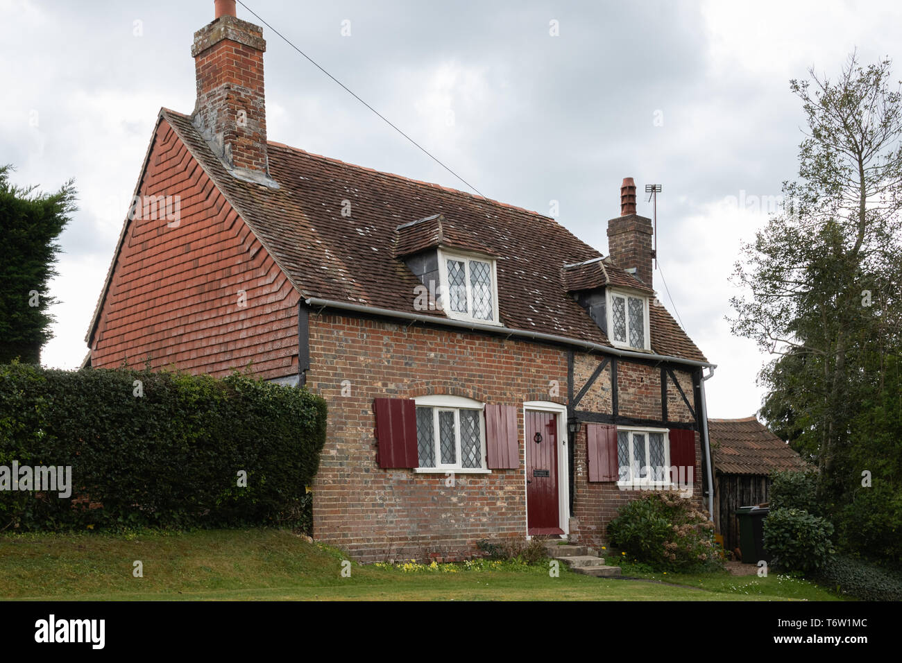 English Brick cottage front entrance Stock Photo - Alamy