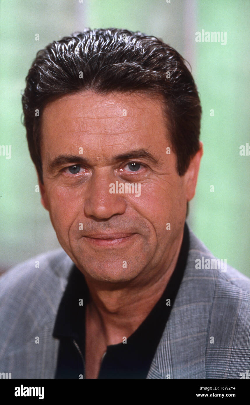 German journalist and reporter hi-res stock photography and images - Alamy