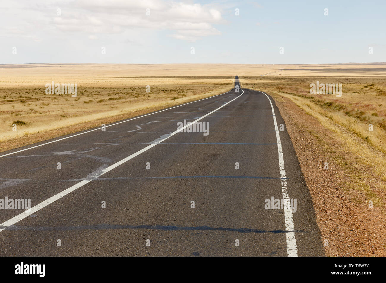 asphalt road, Zamiin-Uud - Sainshand Hwy, Mongolia, beautiful landscape ...