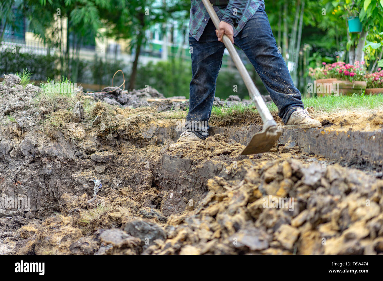 Digging Clay Stock Photos & Digging Clay Stock Images - Alamy