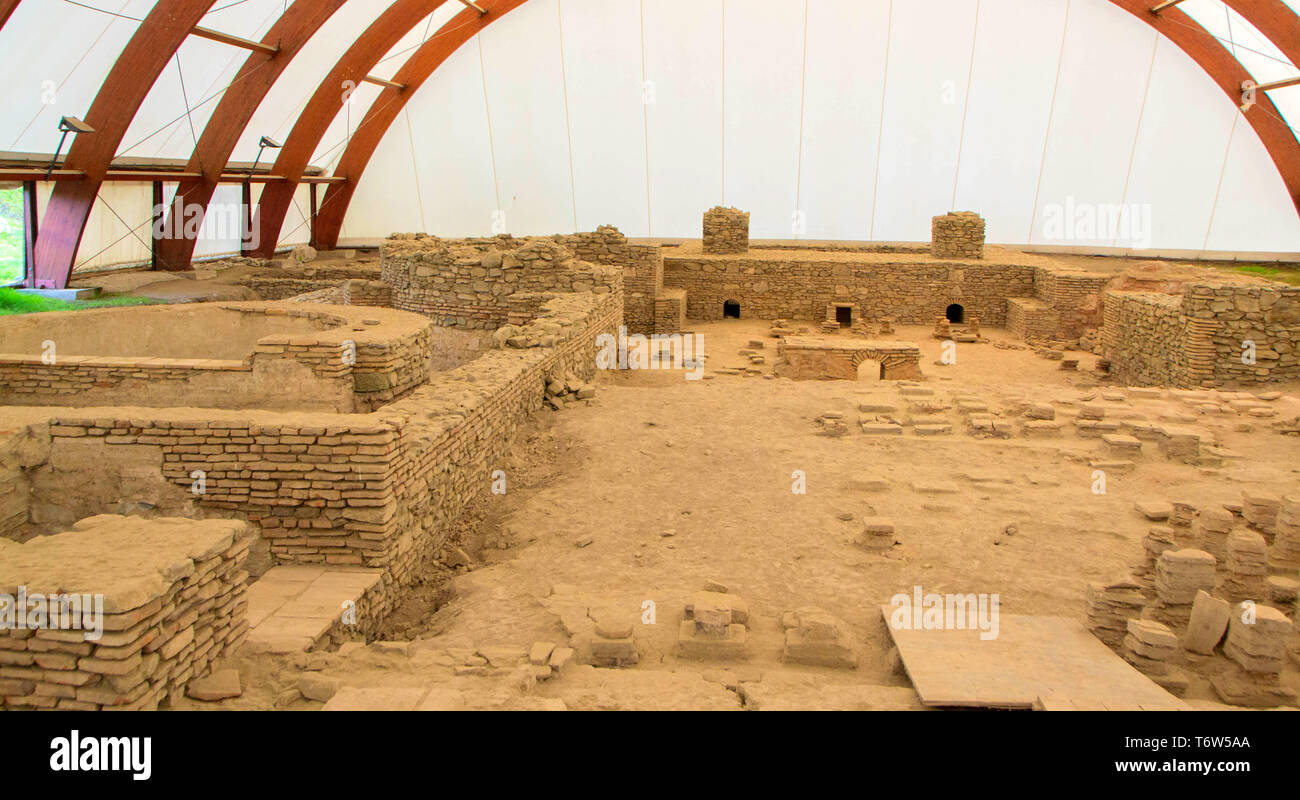 Archaeological ruins of the ancient roman baths, old Roman city from 1 ...