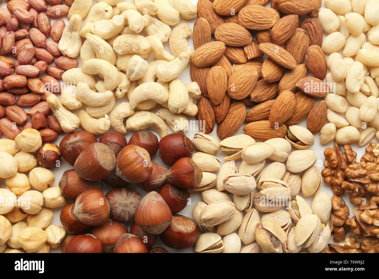 Different types of nuts hi-res stock photography and images - Alamy
