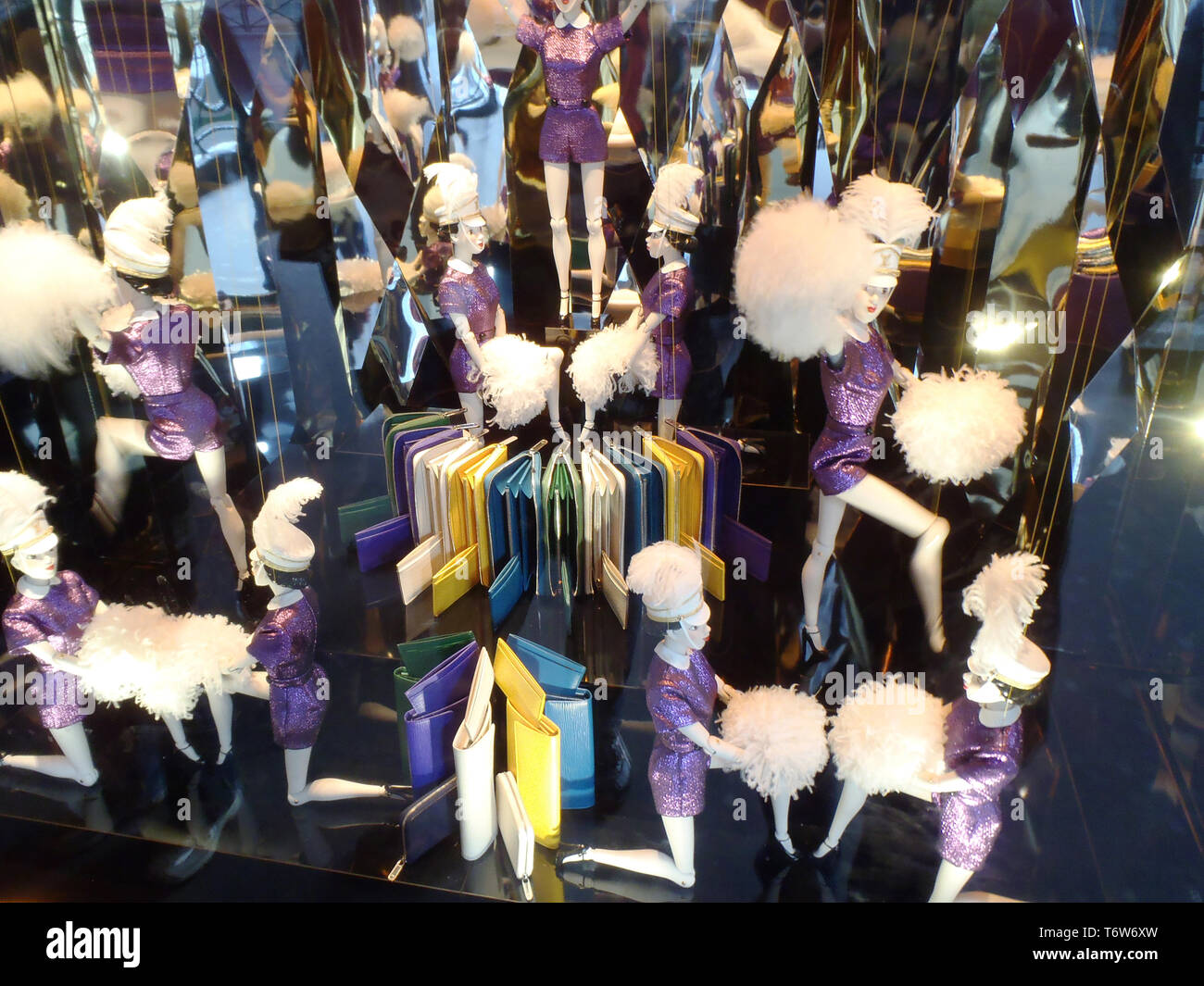 Marionette paris hi-res stock photography and images - Alamy