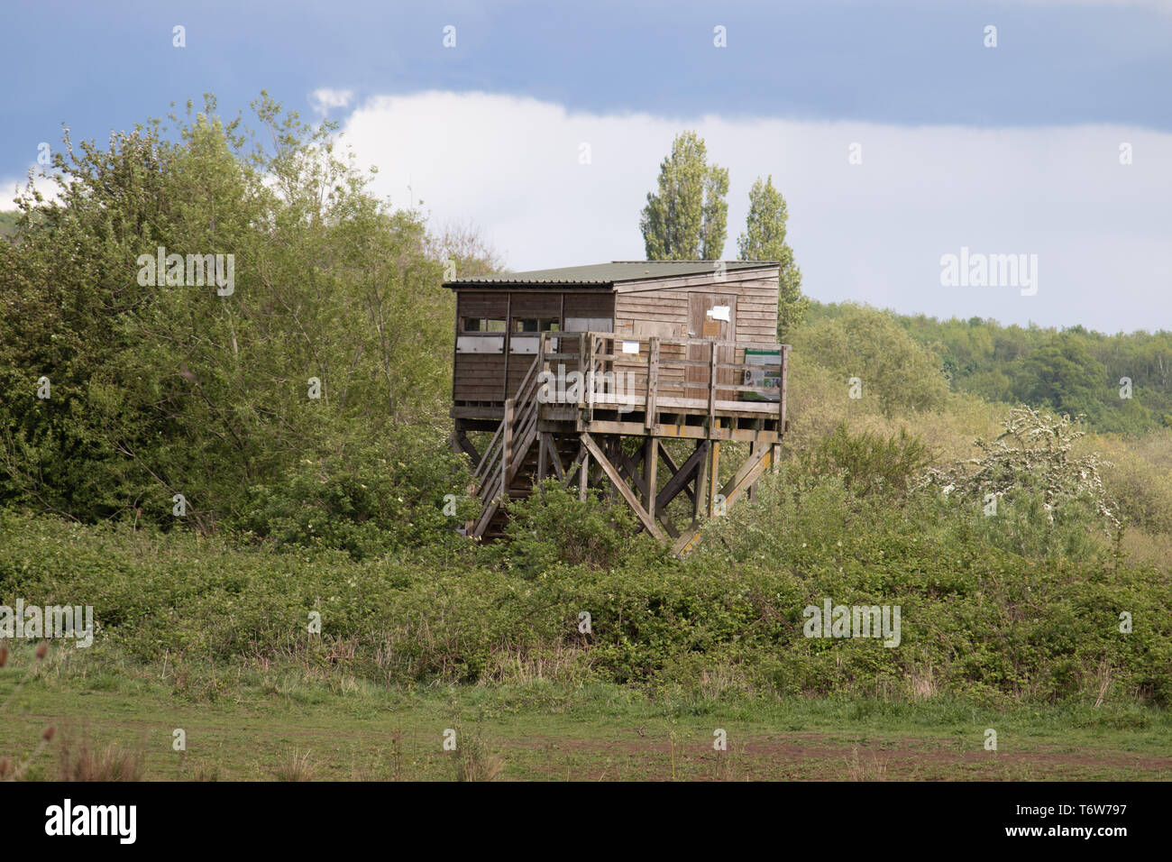 Elevated Bird Hide at Attenborough Nature Reserve Lakes and River Trent ...