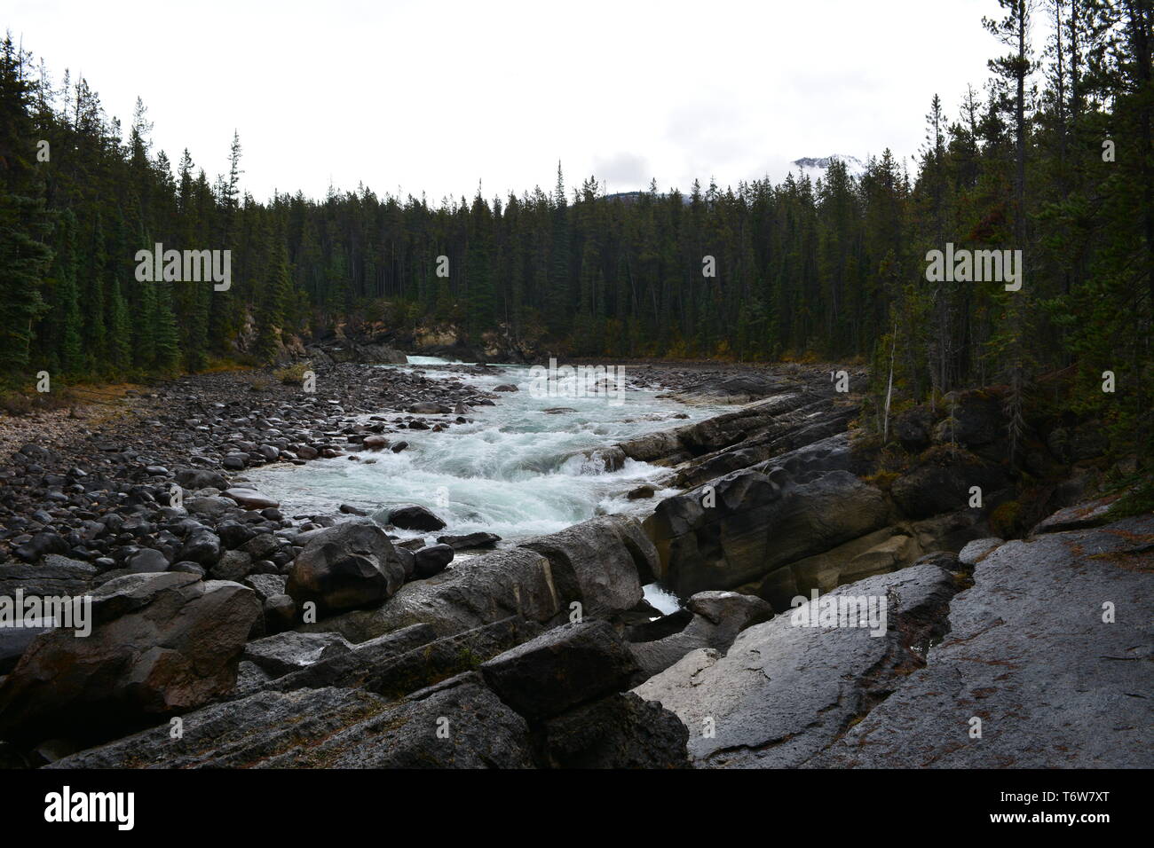 Sunwapta fall hi-res stock photography and images - Alamy