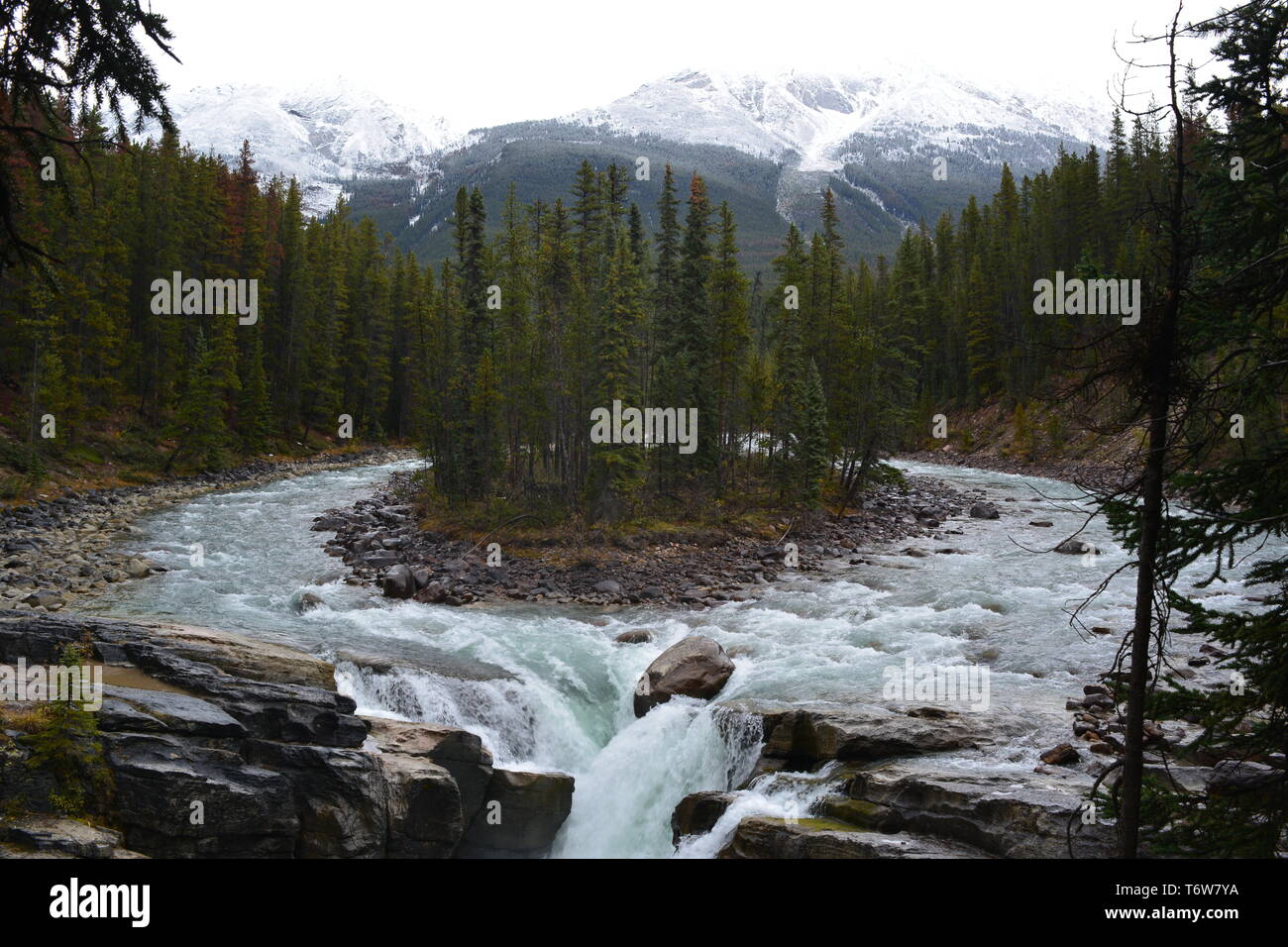 Sunwapta falls hi-res stock photography and images - Alamy