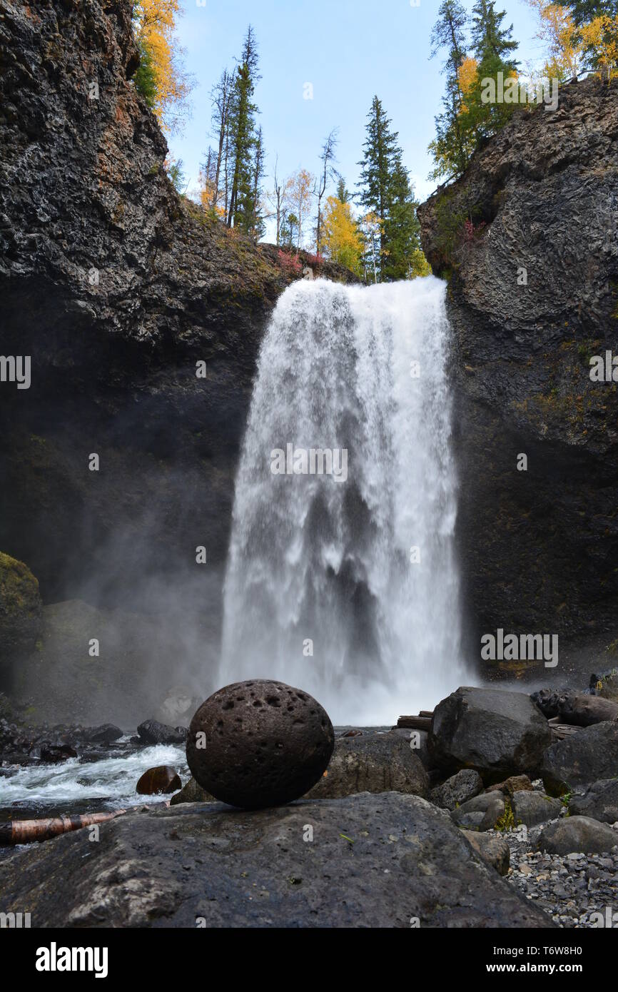 Moul waterfall hi-res stock photography and images - Alamy