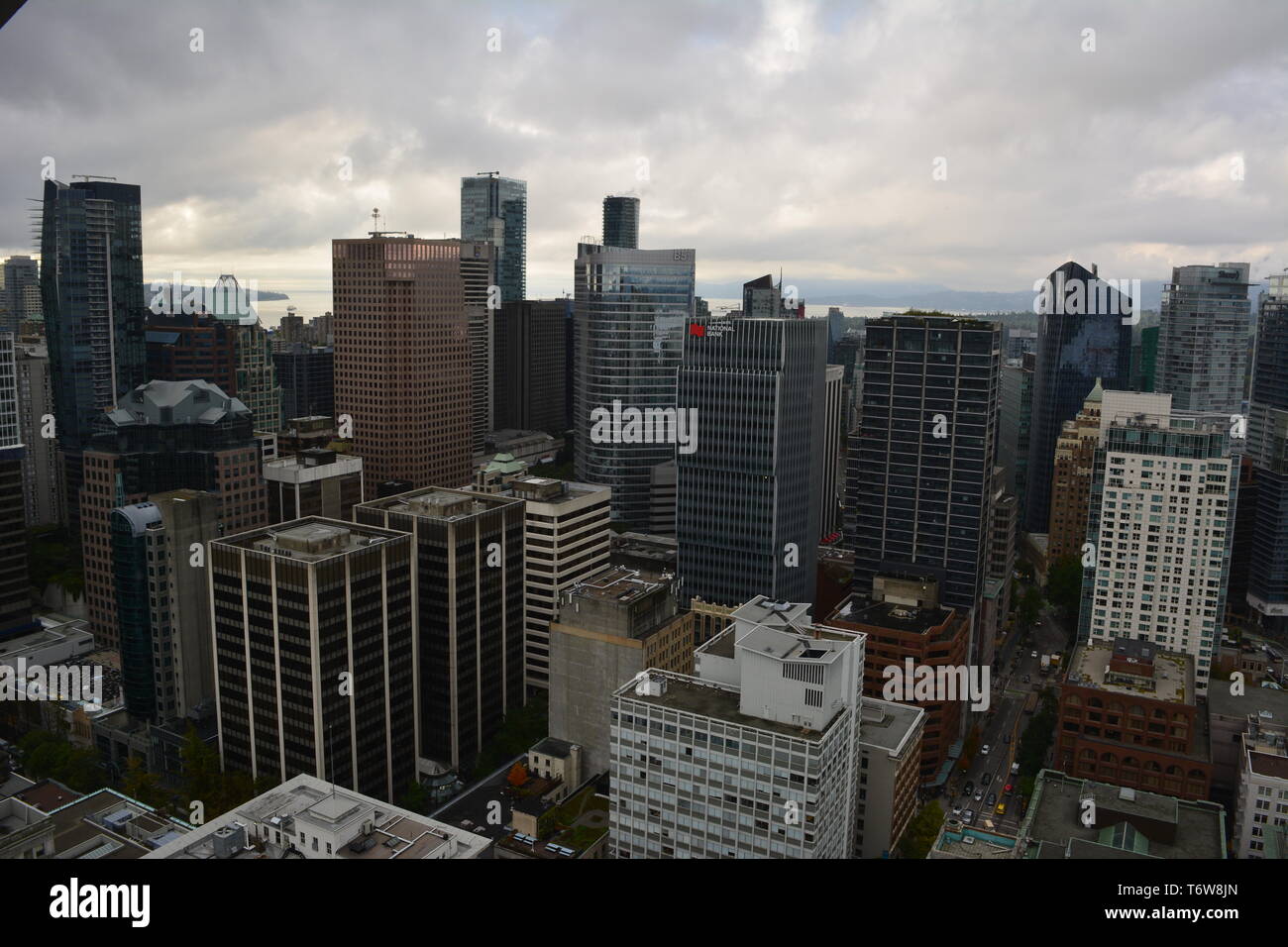 Skyline vancouver rocky mountains hi-res stock photography and images ...