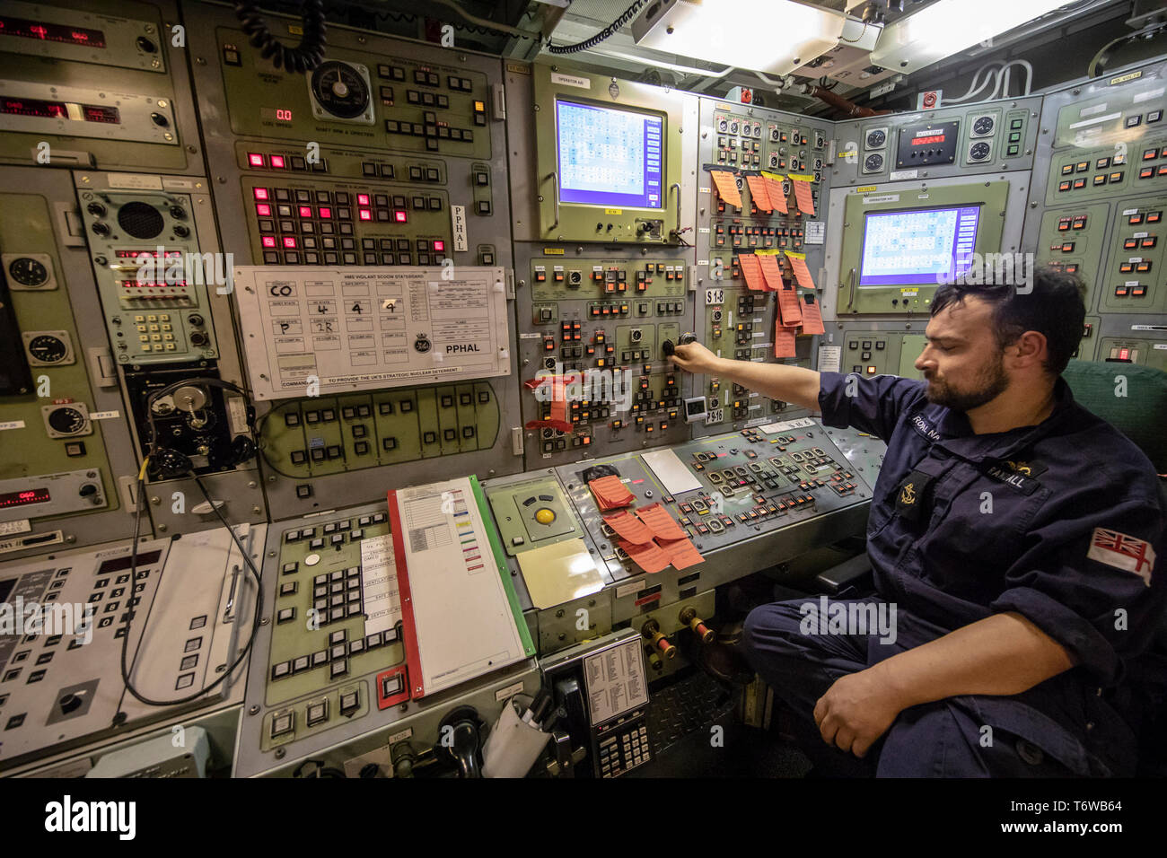Vanguard class submarine carries hi-res stock photography and images ...