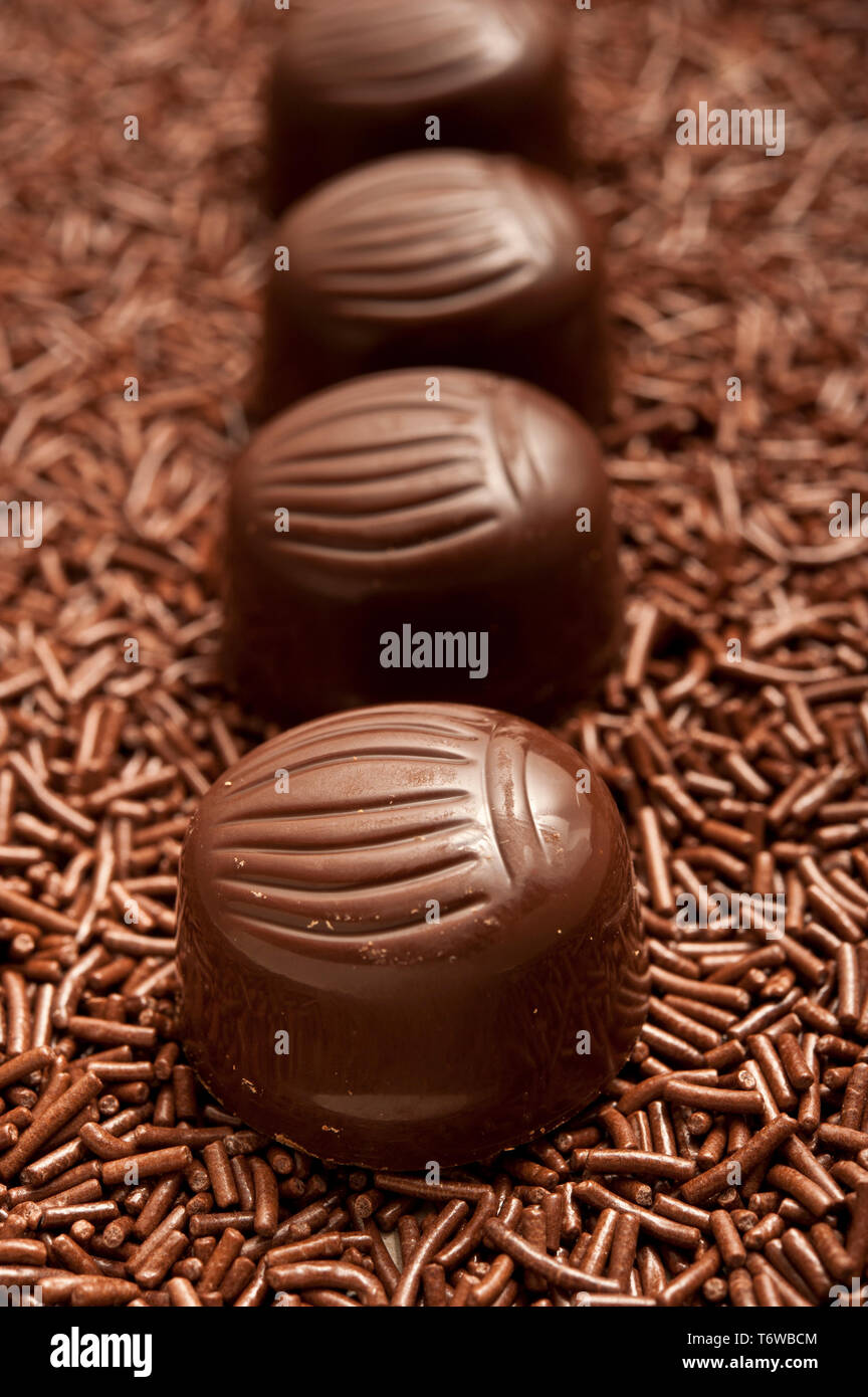 Row of chocolate hi-res stock photography and images - Alamy