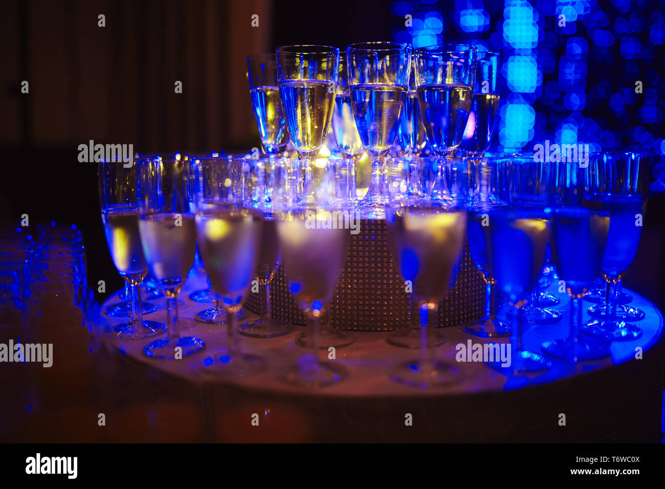 Furshet table hi-res stock photography and images - Alamy