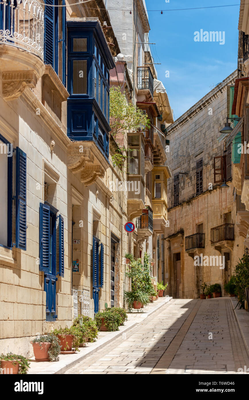 The picturesque and historic narrow, winding streets of Malta's Il ...