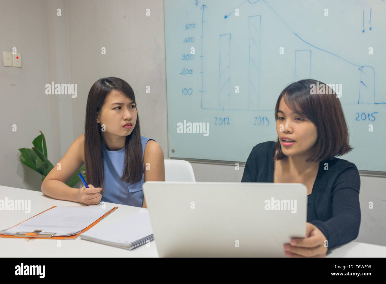 Asian explain document hi-res stock photography and images - Alamy