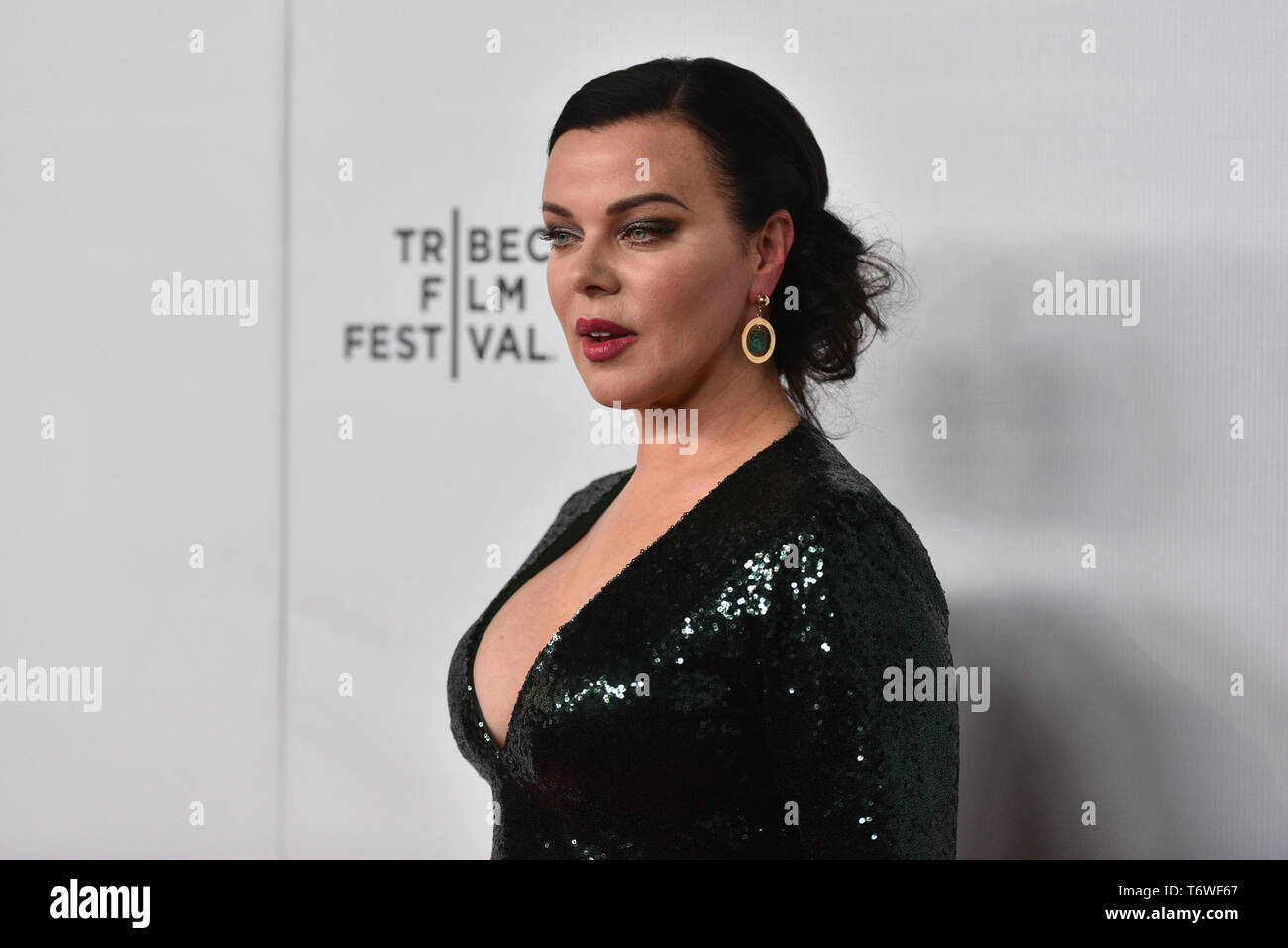 Debi mazar attends hi-res stock photography and images - Alamy
