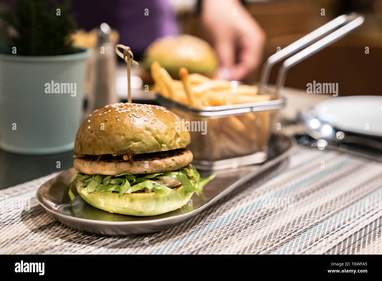 Hamberger chicken hi-res stock photography and images - Alamy