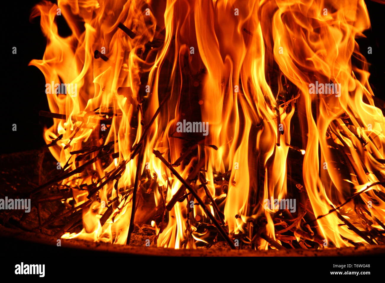 Flames burns hi-res stock photography and images - Alamy