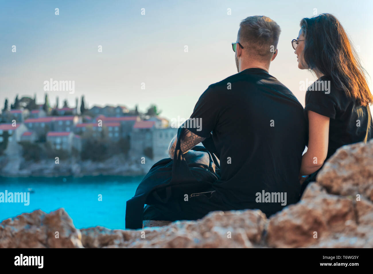 Couple Hug Sea High Resolution Stock Photography and Images - Alamy