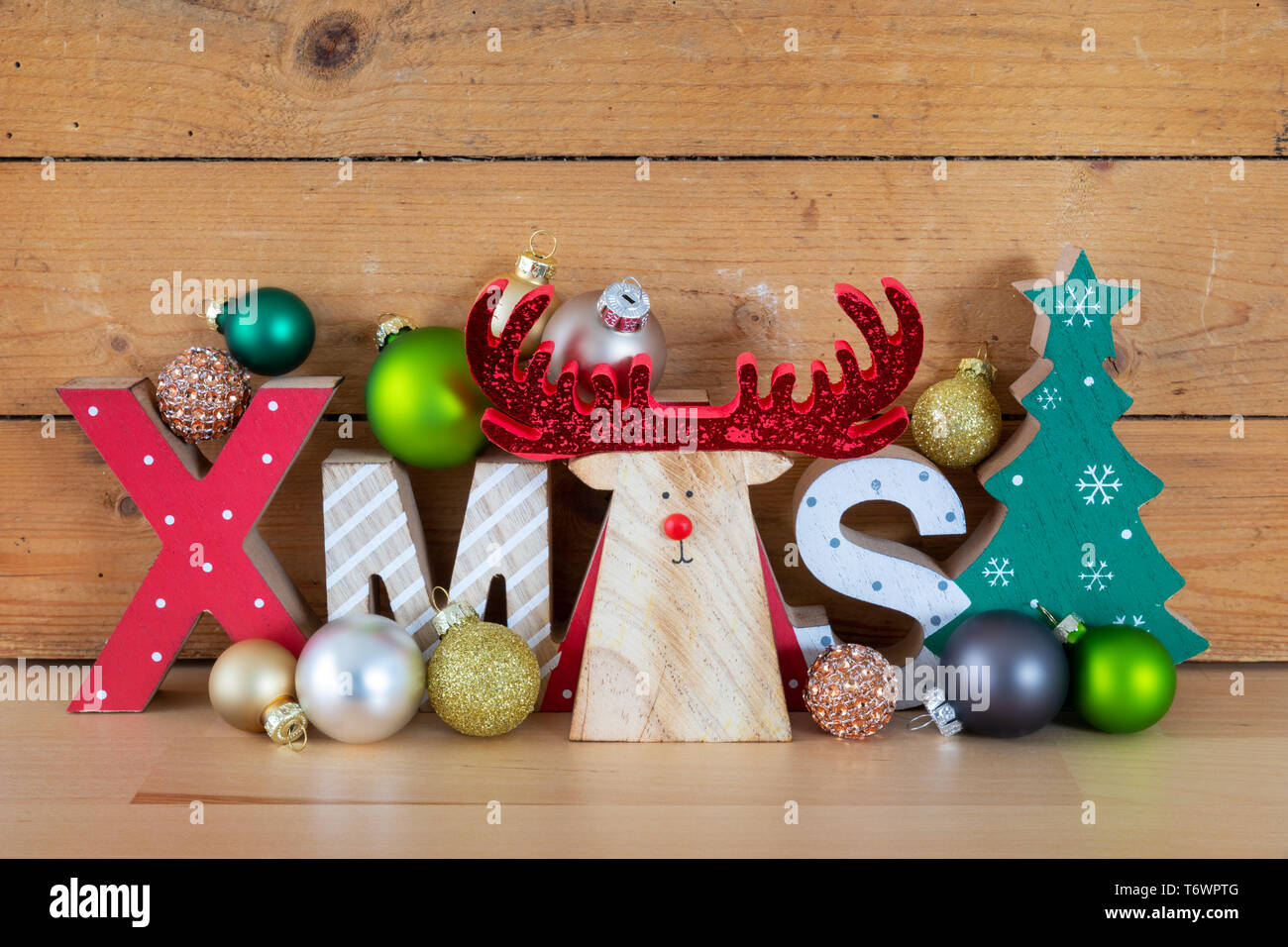Wooden christmas text green hi-res stock photography and images - Alamy