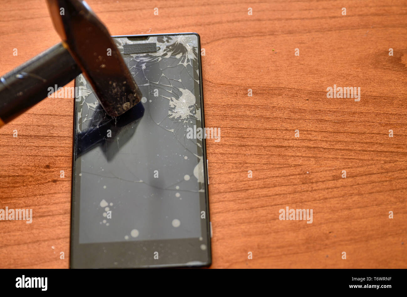 The tip of the hammer hit the screen of the smartphone: a network of ...