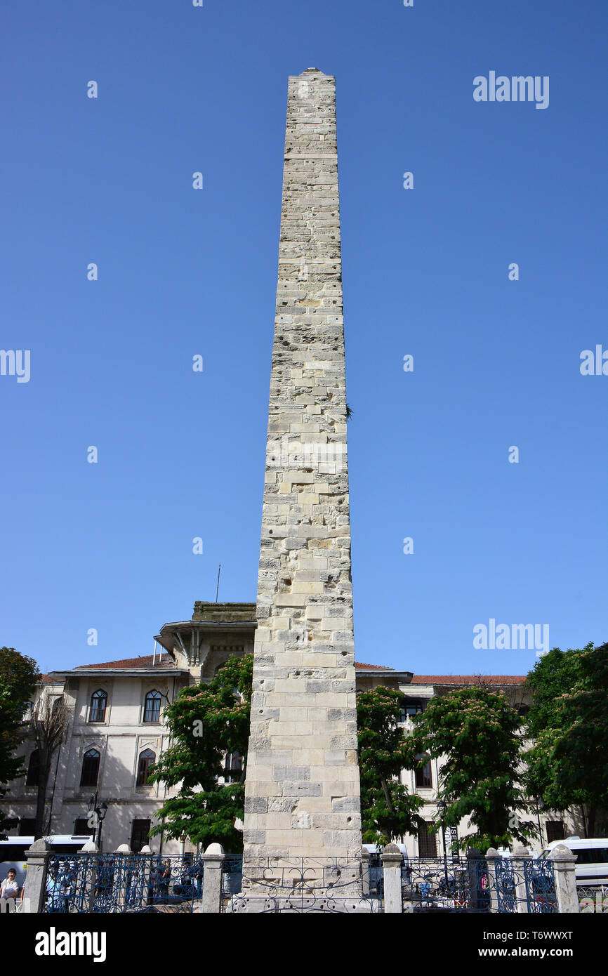 Masonry obelisk hi-res stock photography and images - Alamy