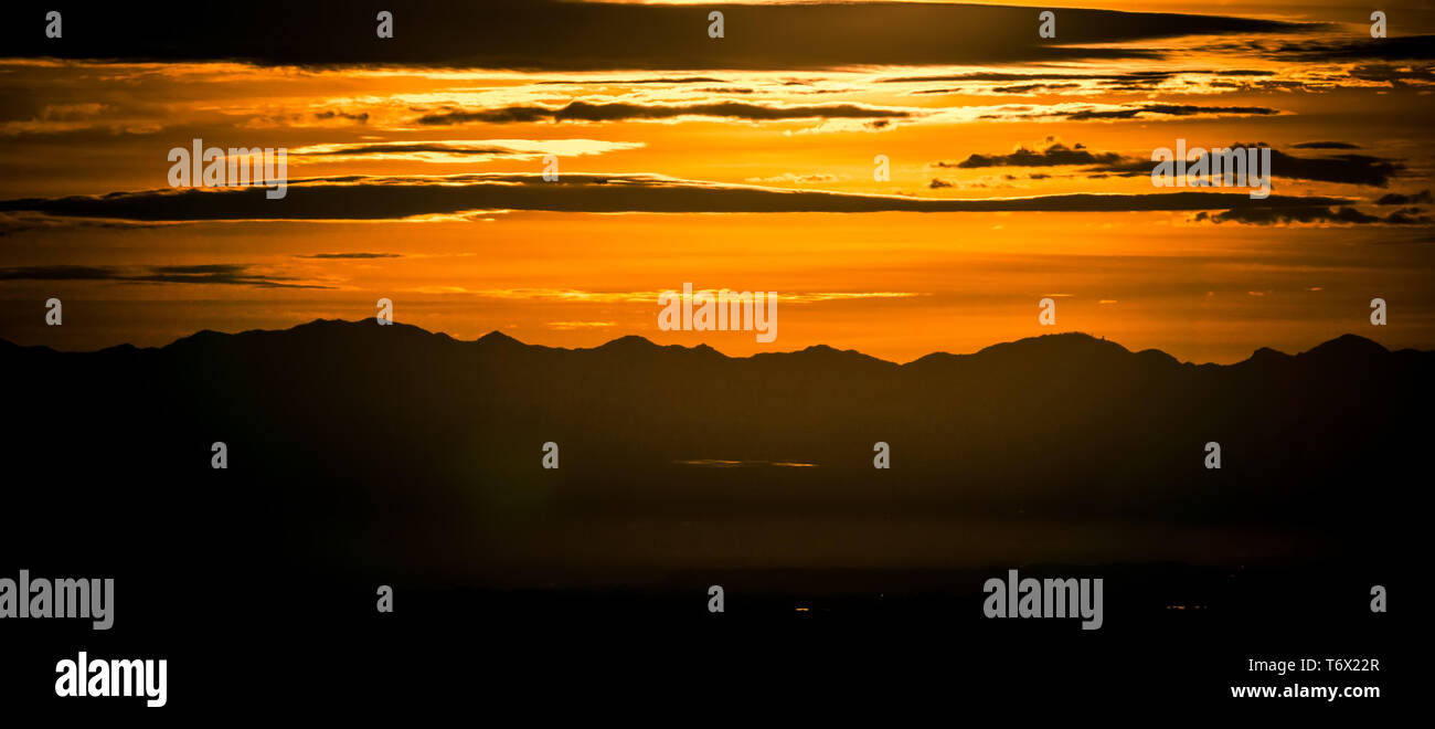 Sunrise over valley hi-res stock photography and images - Alamy