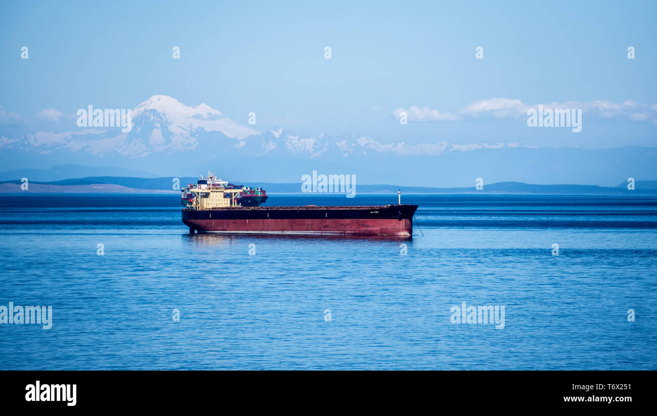 puget sound near seattle washington and mountain background Stock Photo ...