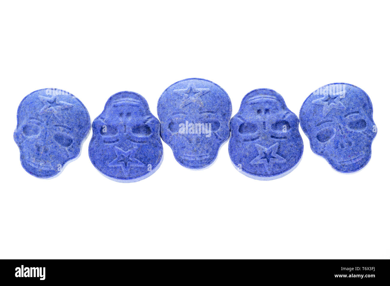 Skull pills drugs on white hi-res stock photography and images - Alamy