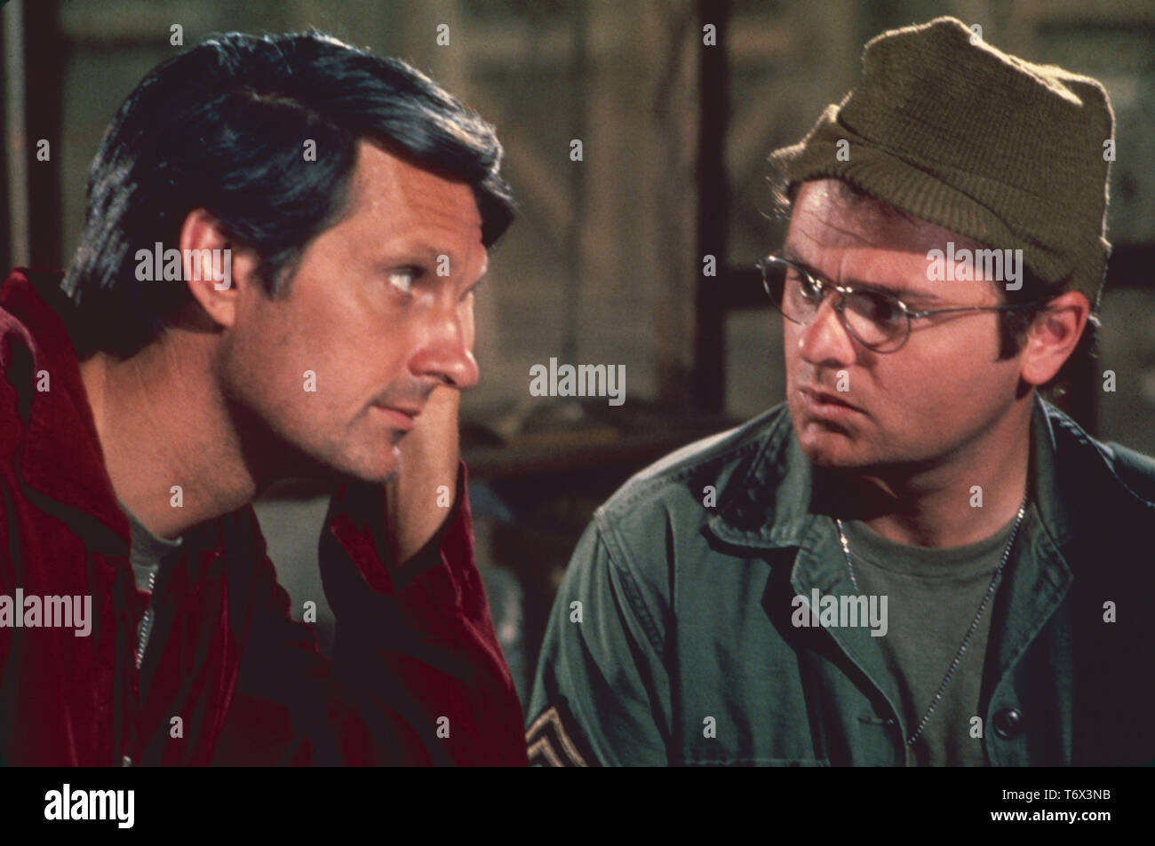 Los Angeles.CA.USA. Alan Alda and Gary Burghoff in © MGM file, Mash (TV ...