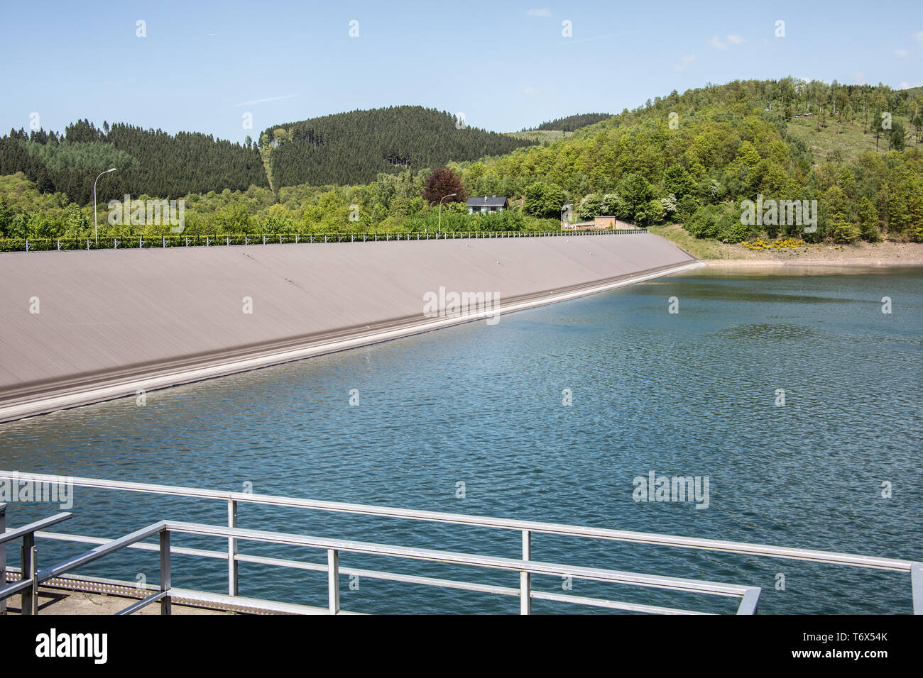 Dam dam wall hi-res stock photography and images - Alamy