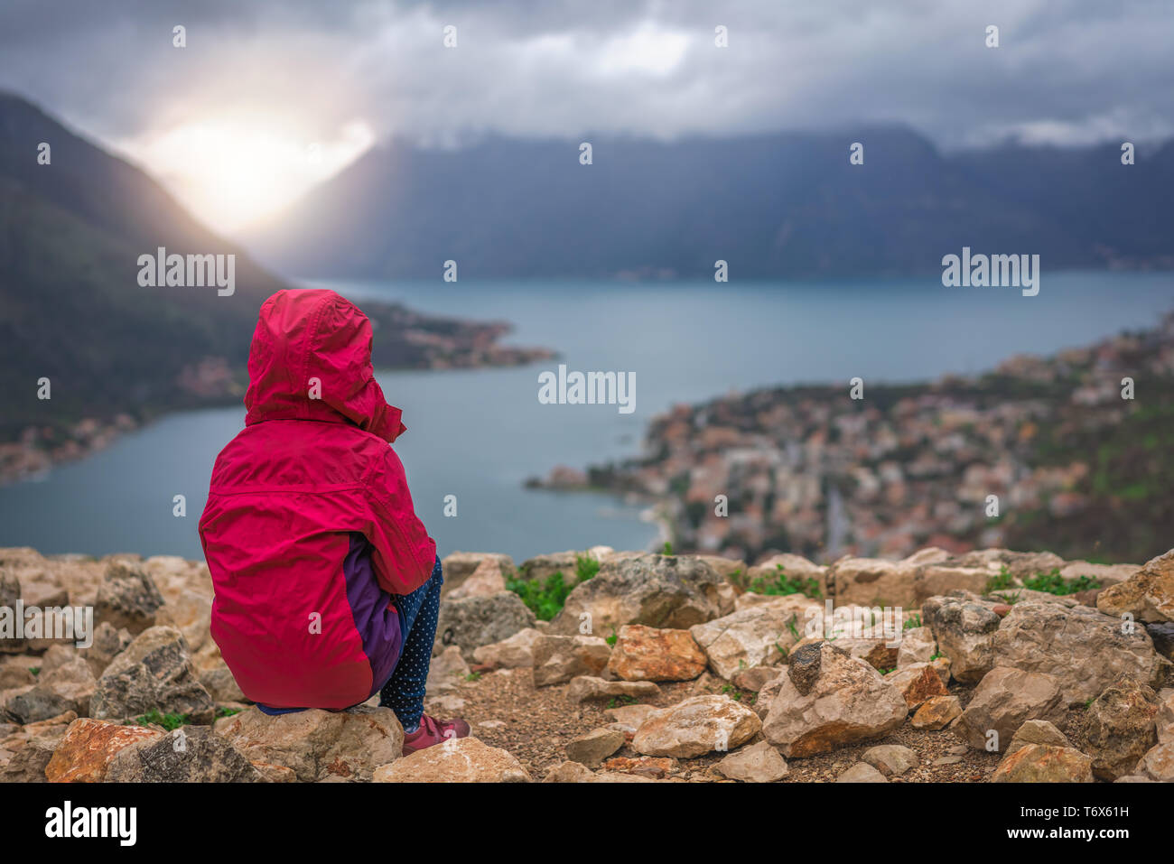 Kid admiring hi-res stock photography and images - Alamy