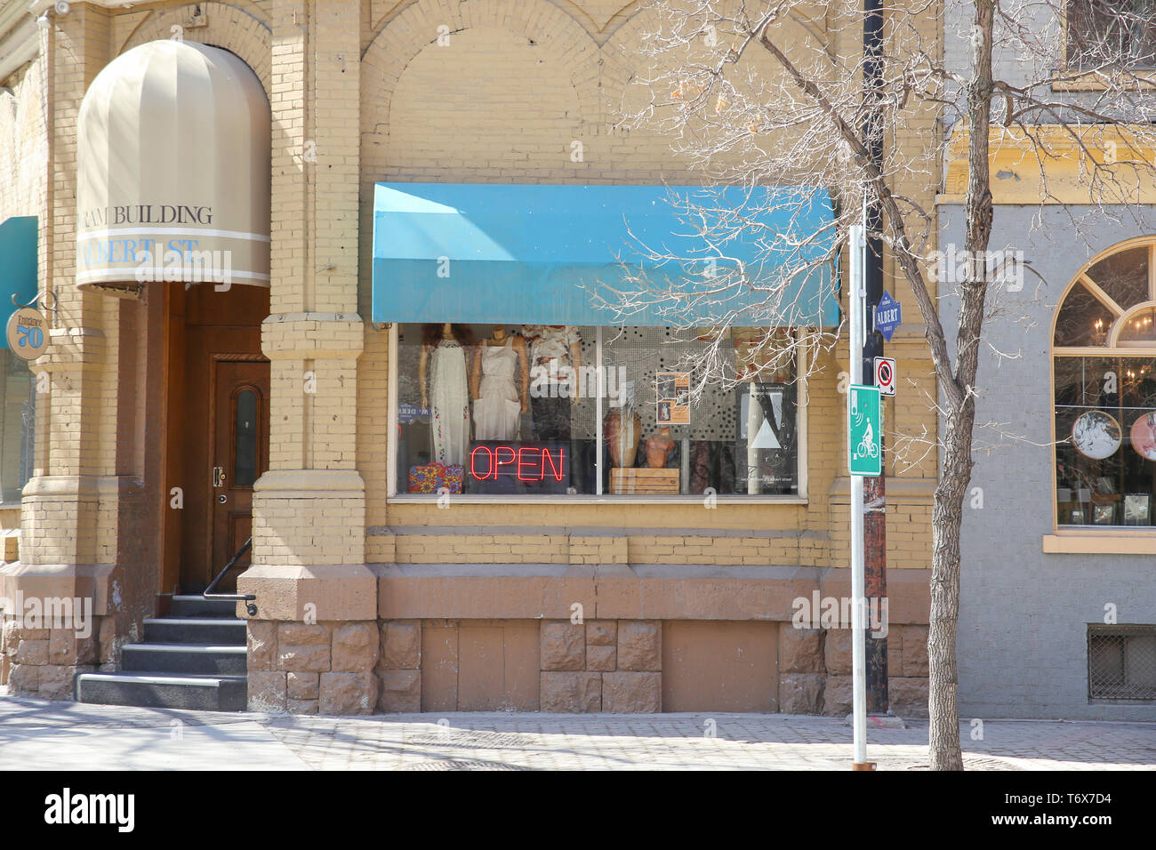 Urban showcase hi-res stock photography and images - Alamy