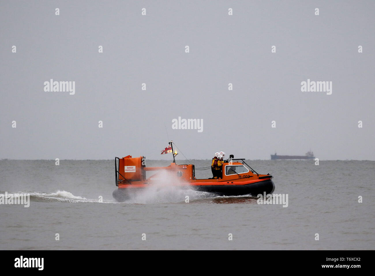 Hunstanton, Norfolk, UK. 03rd May, 2019. It's a grey start to the day ...