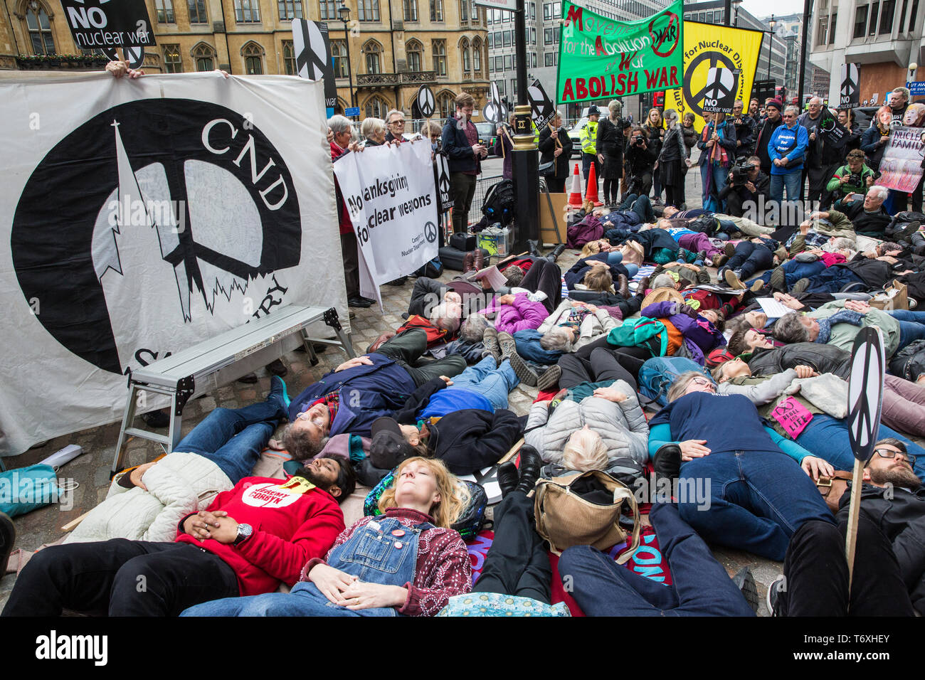 Peace pledge banner hi-res stock photography and images - Alamy