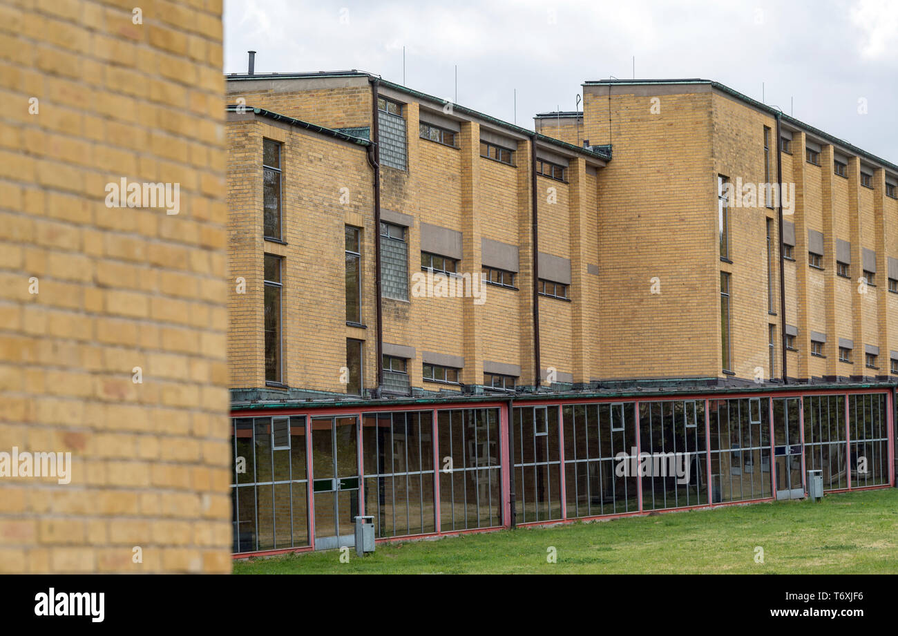 Adgb school hi-res stock photography and images - Alamy