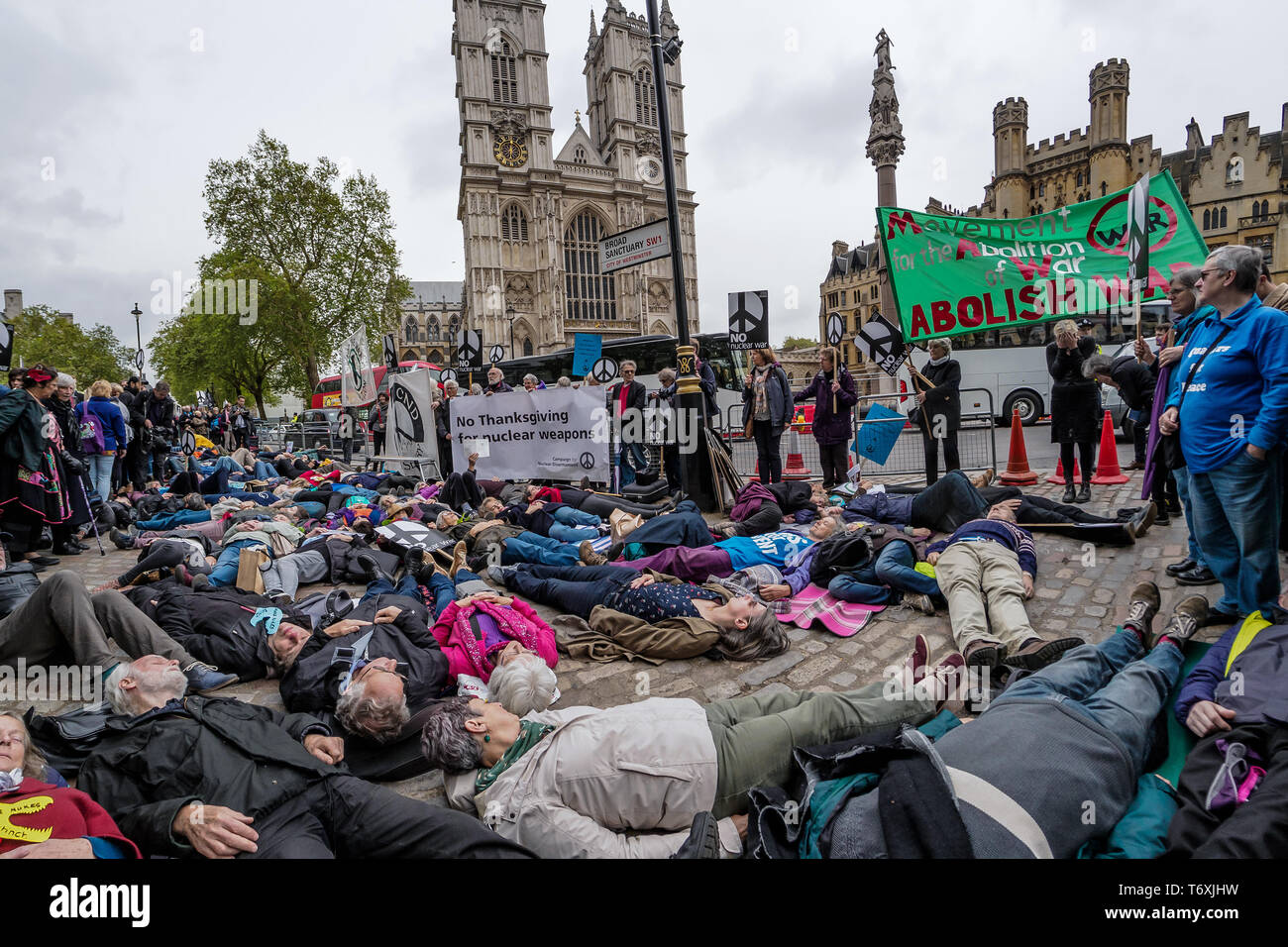 Continuous deterrent sea service hi-res stock photography and images ...