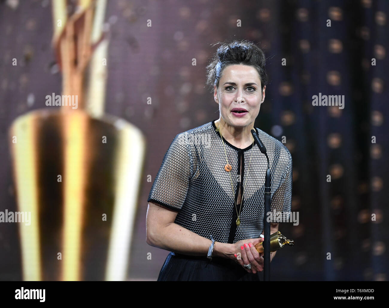 Berlin, Germany. 03rd May, 2019. Actress Susanne Wolff receives the ...