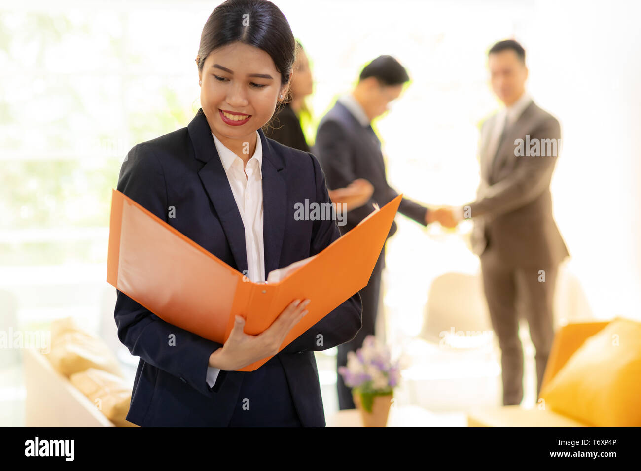 Hold file hi-res stock photography and images - Alamy