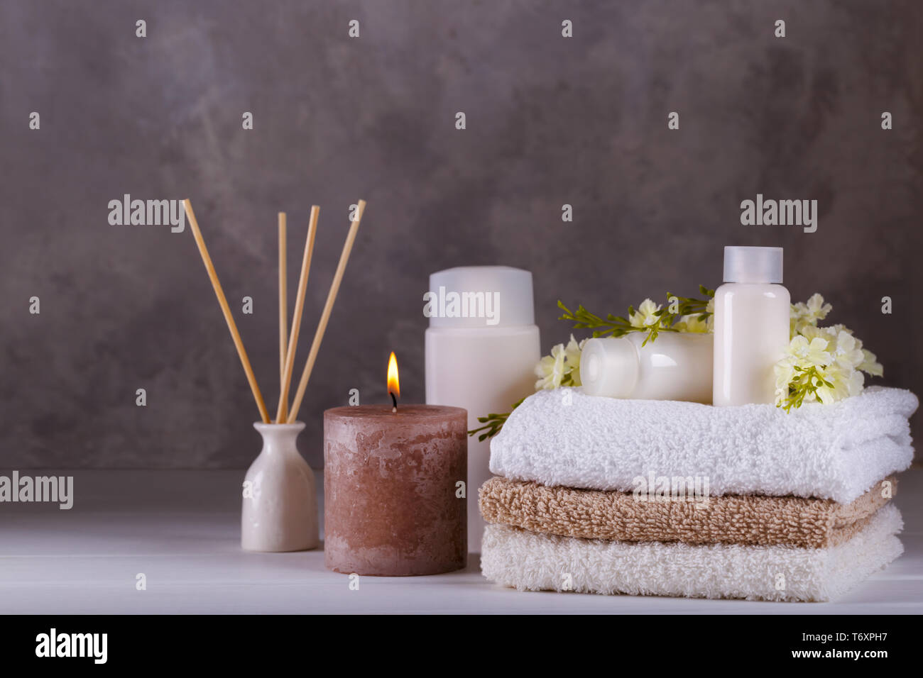 Wellness spa massage hi-res stock photography and images - Alamy