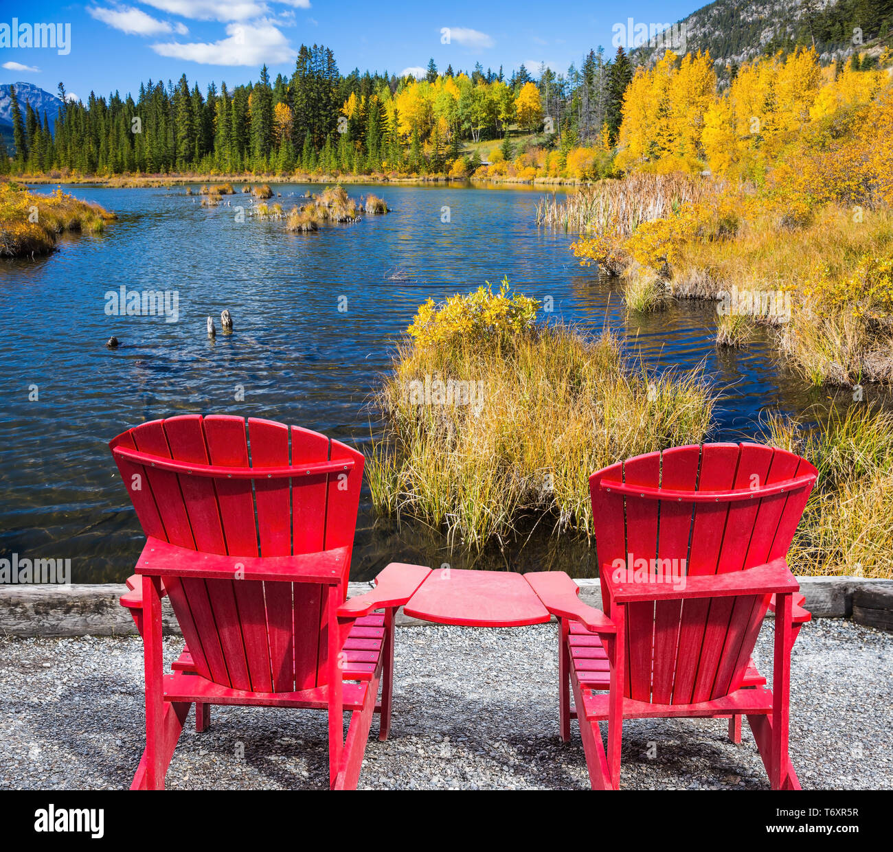 Red deck chairs hi-res stock photography and images - Alamy