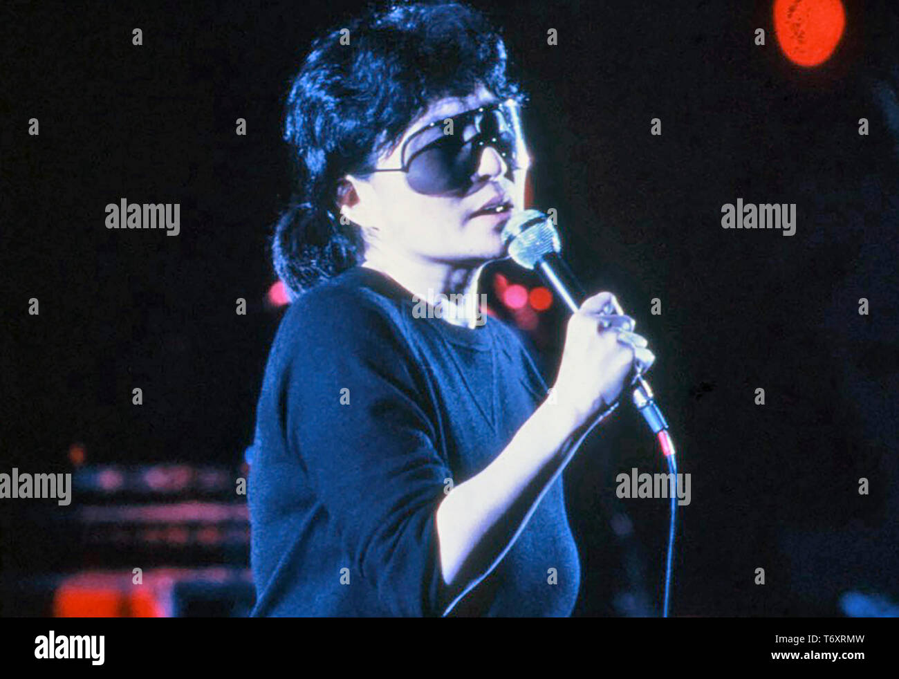 YOKO ONO Japanese-American singer and artist in 1986 Stock Photo - Alamy