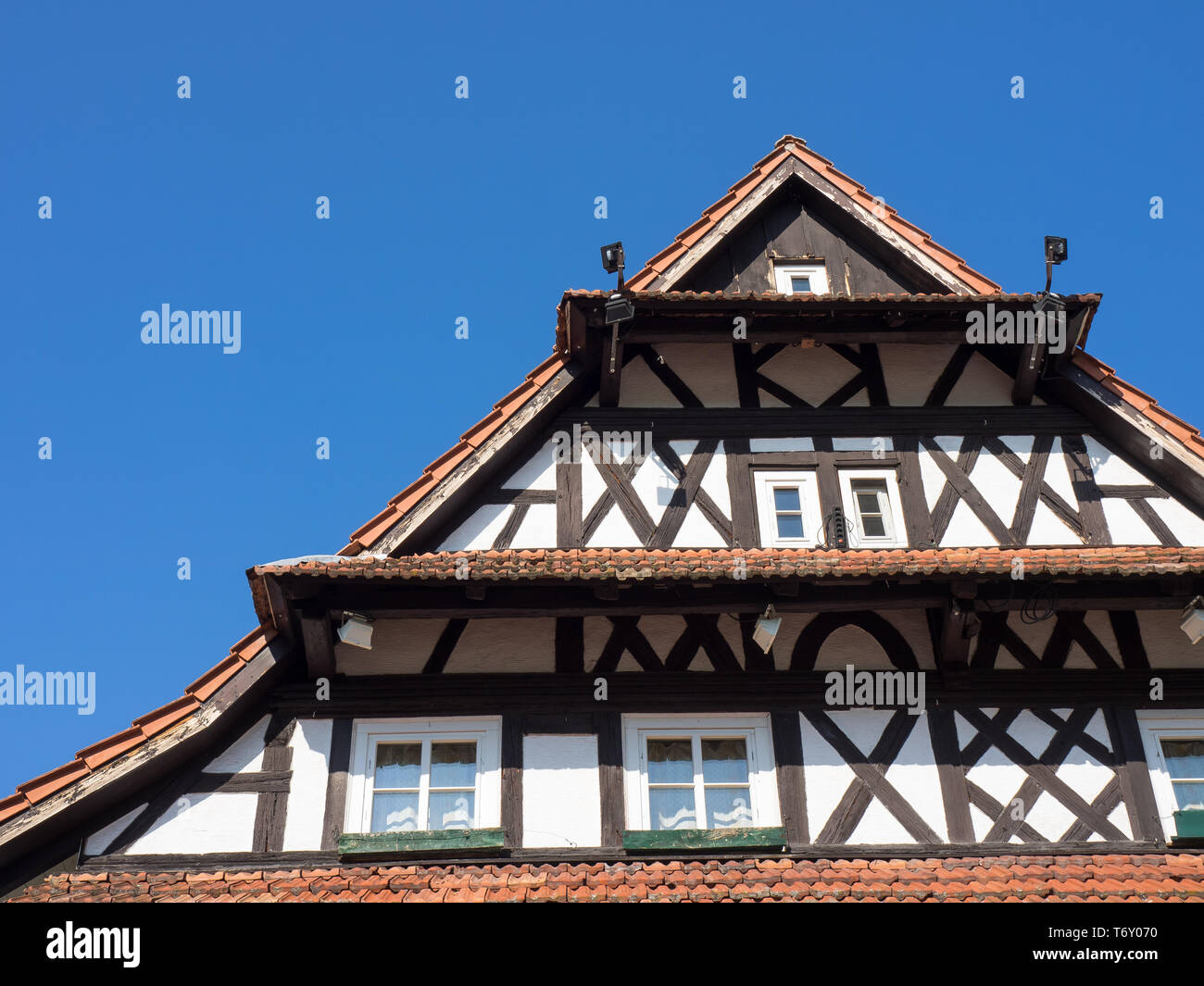 Truss gable hi-res stock photography and images - Alamy