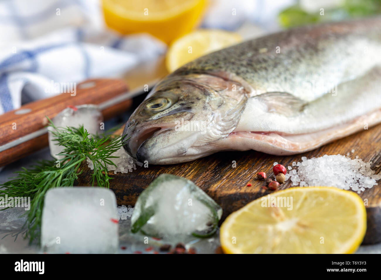 Preparation of rainbow trout Stock Photo - Alamy
