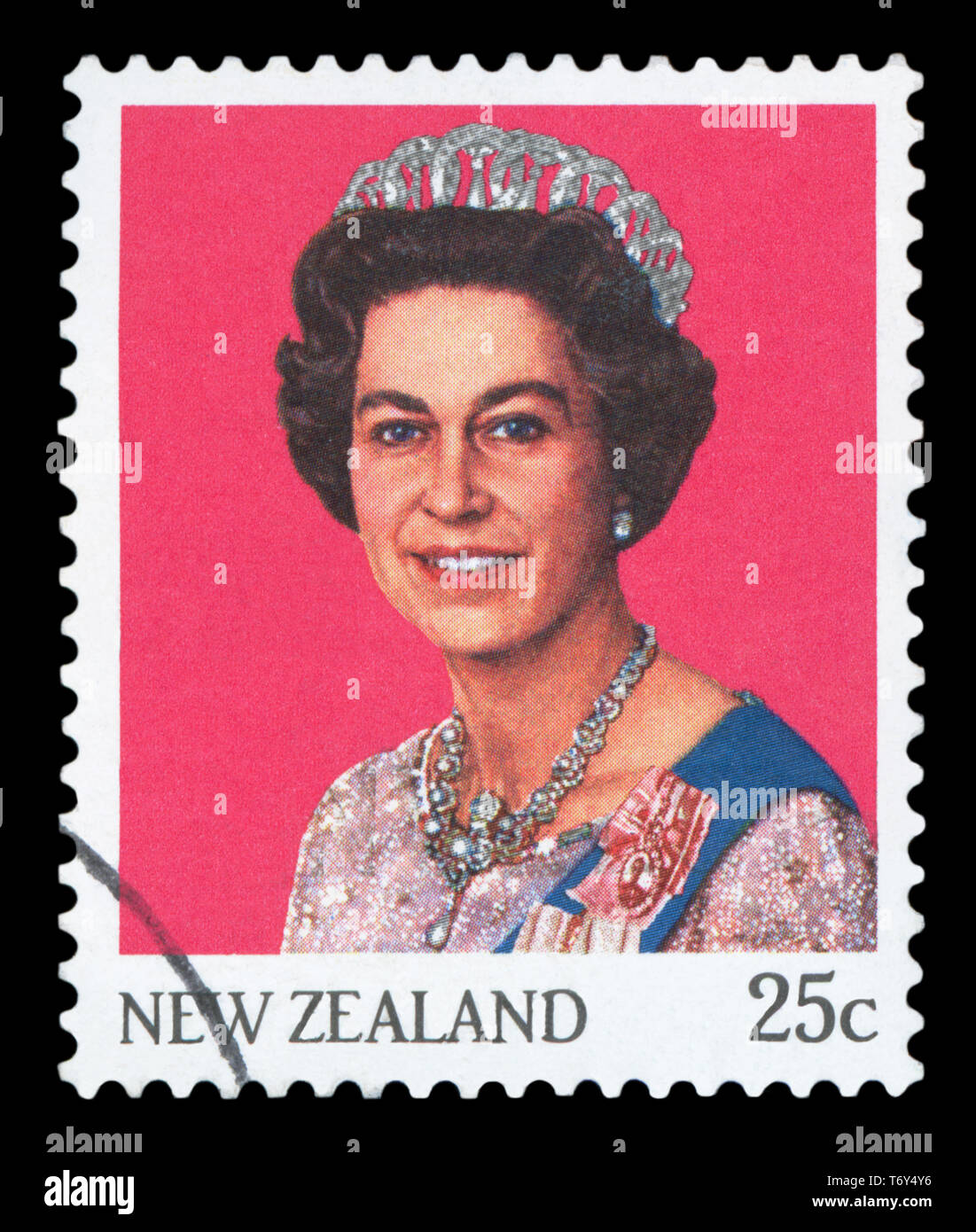 Queen elizabeth stamp england hi-res stock photography and images - Alamy