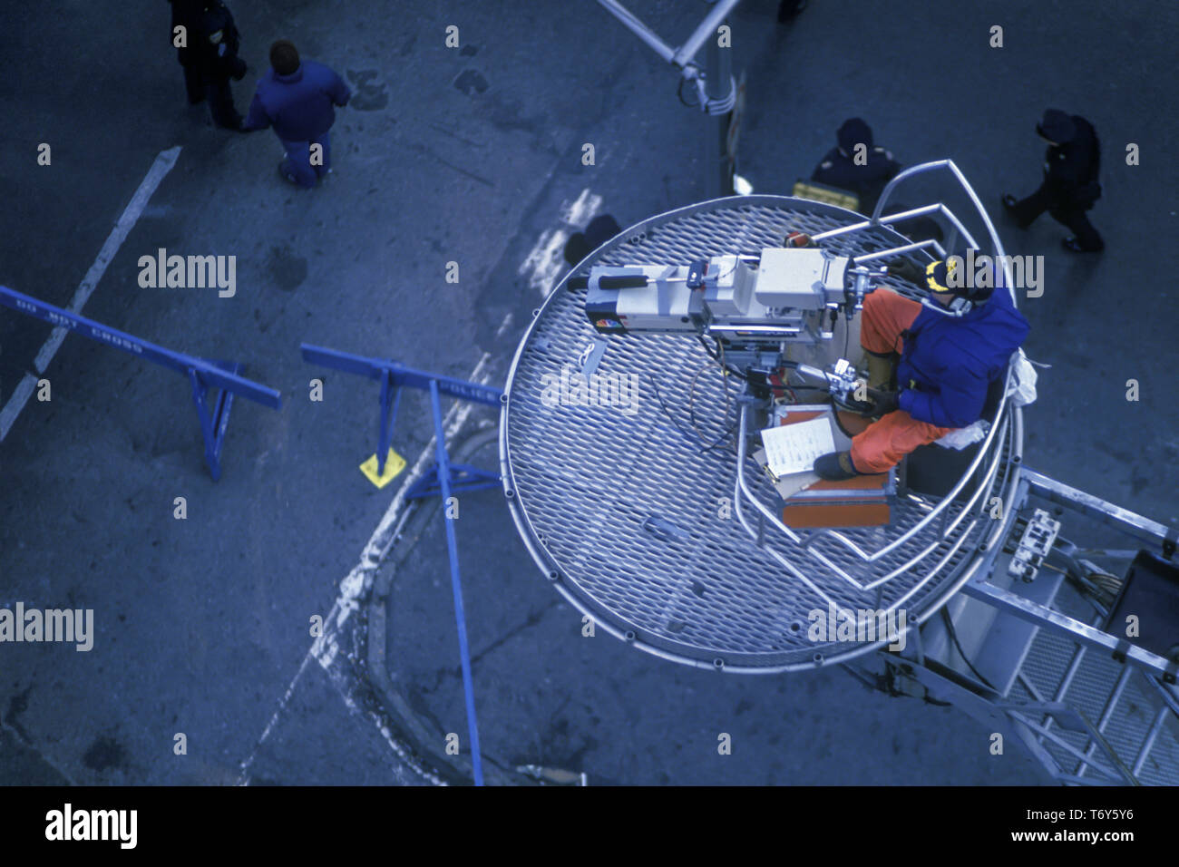 Historical tv cameraman hi-res stock photography and images - Alamy