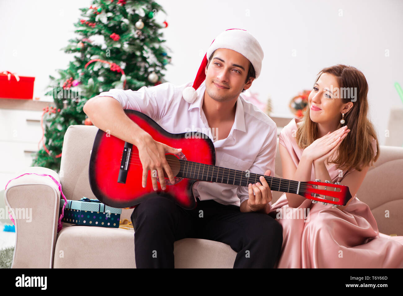 Party guitar young house hi-res stock photography and images - Alamy