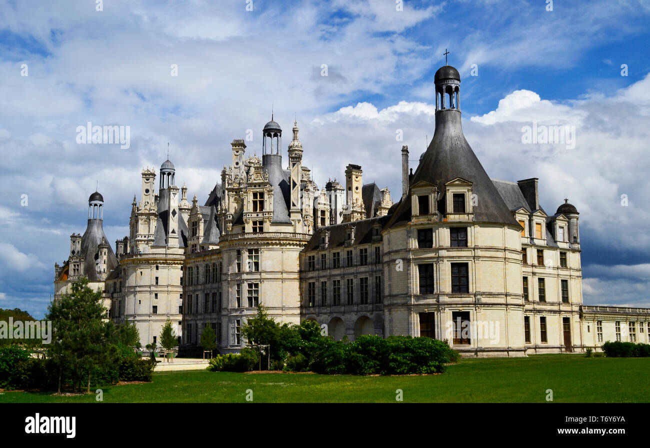 Beautiful romantic castles loire hi-res stock photography and images ...