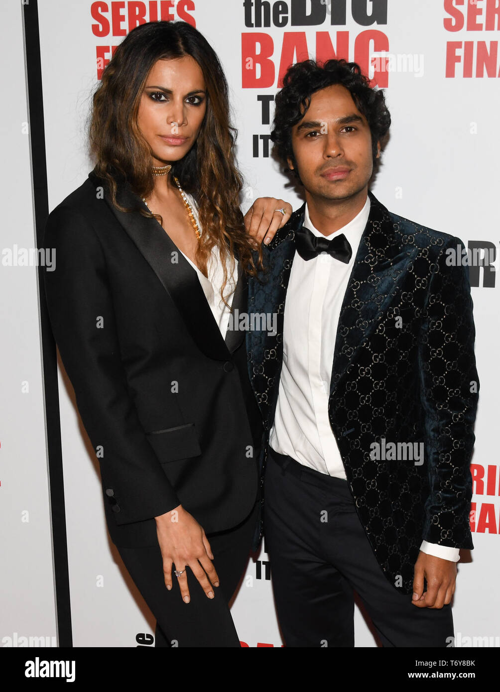 Neha Kapur And Kunal Nayyar Kiss