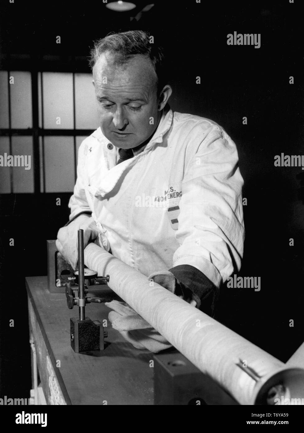 Nuclear energy worker hi-res stock photography and images - Alamy