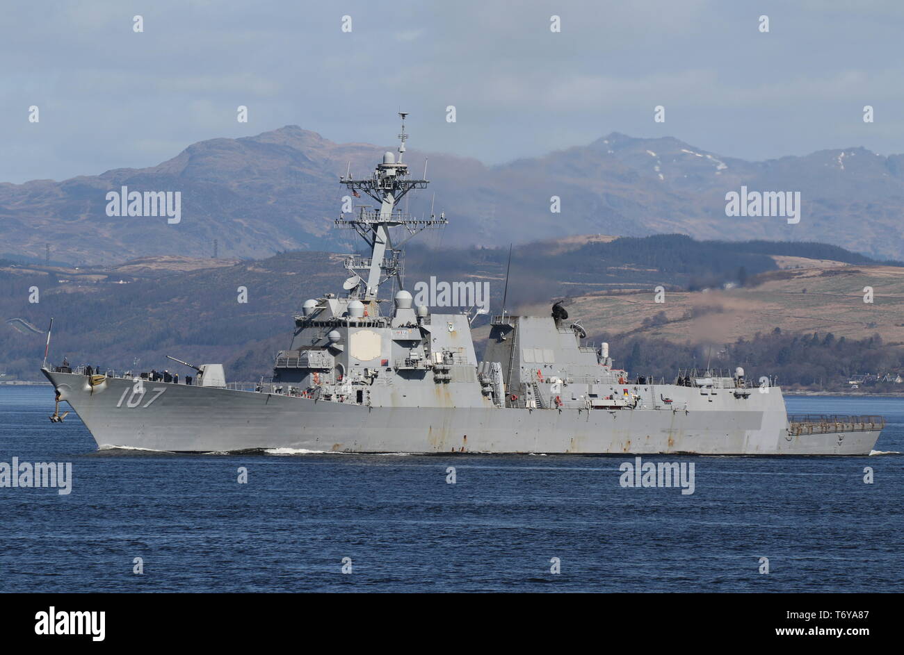 USS Gravely (DDG-107), an Arleigh Burke-class destroyer operated by the ...